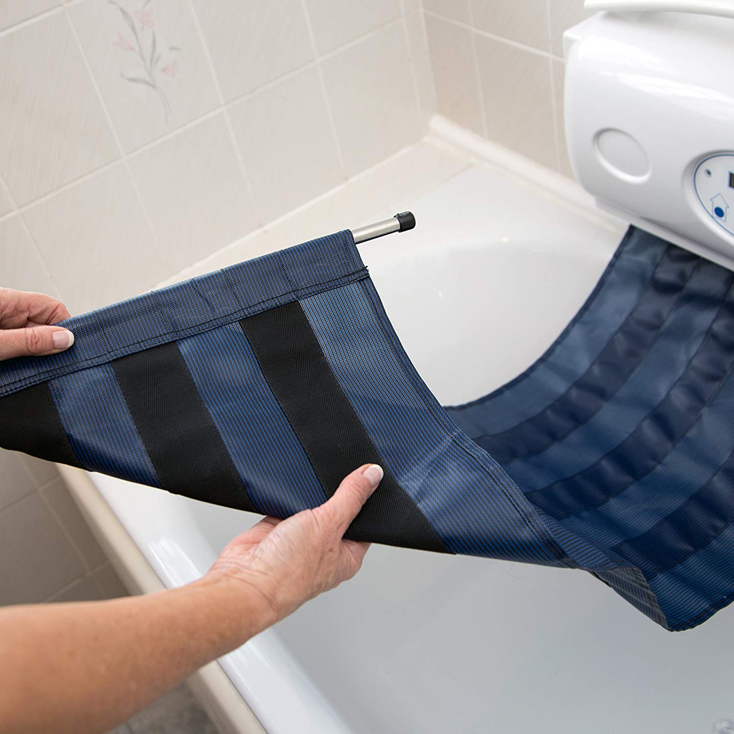 The Relaxa Belt Bath Lifter – Glebe Mobility