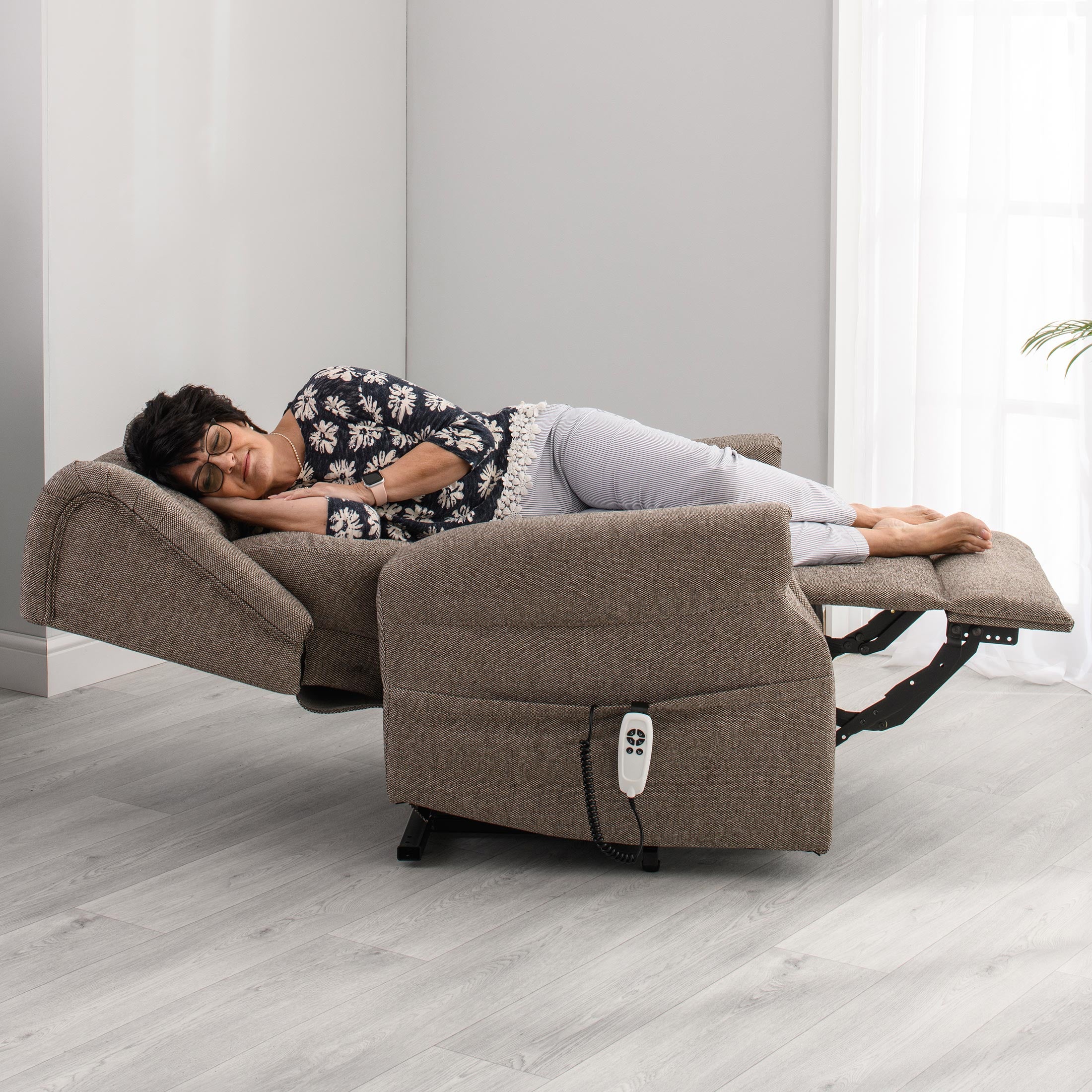 The Thames - Lateral Back Dual Motor Riser Recliner – Glebe Mobility