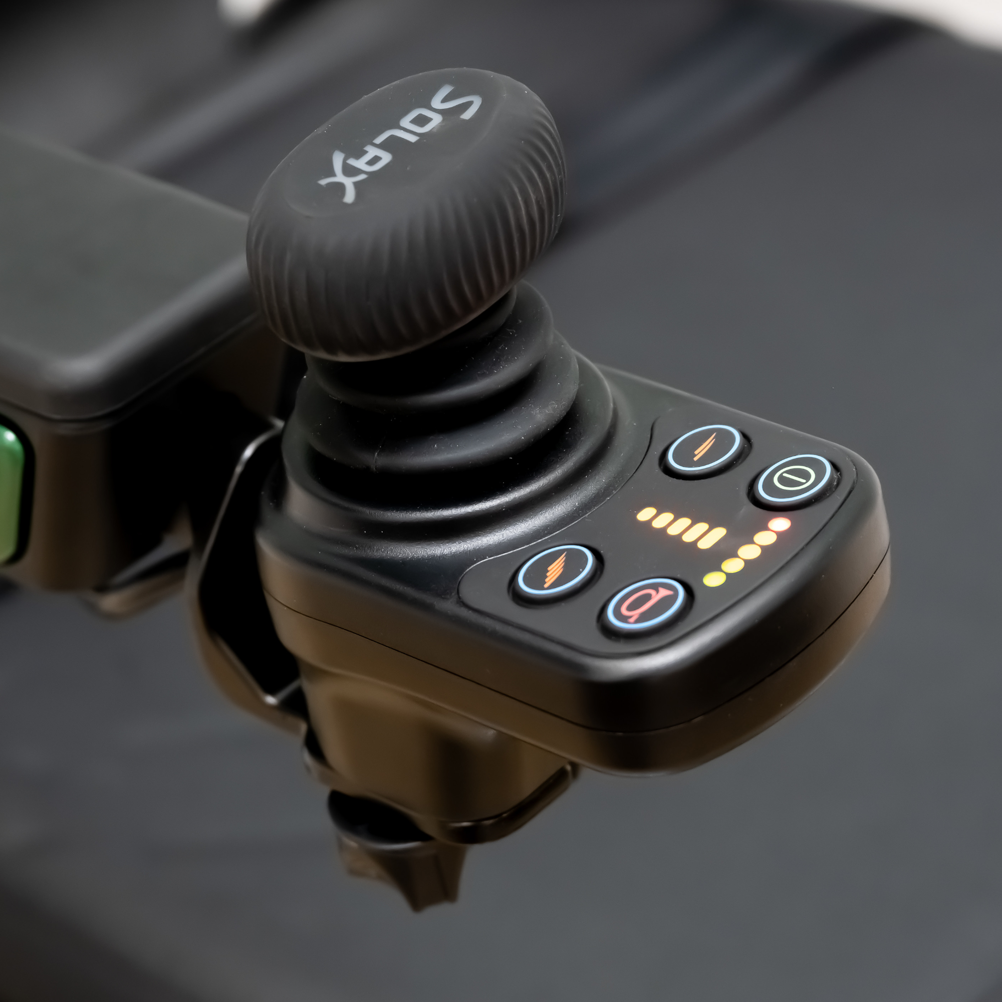 The Triumph - Solax Omni-Wheel Luxury Folding Powerchair – Glebe Mobility